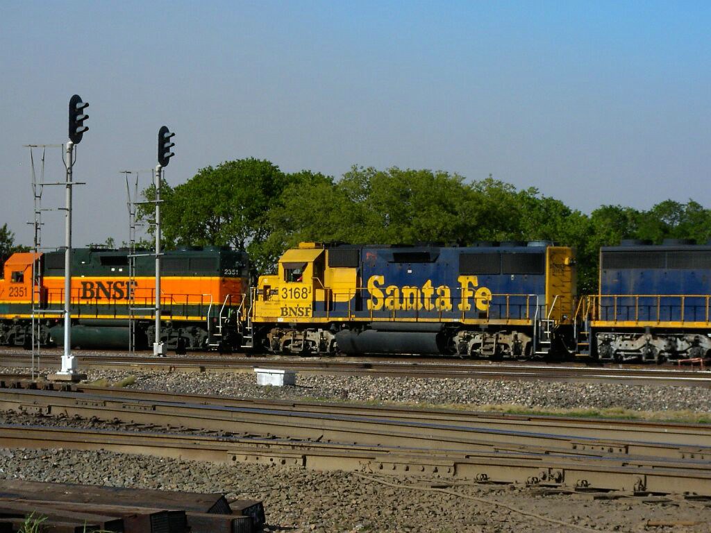 BNSF 2351 & BNSF 3168